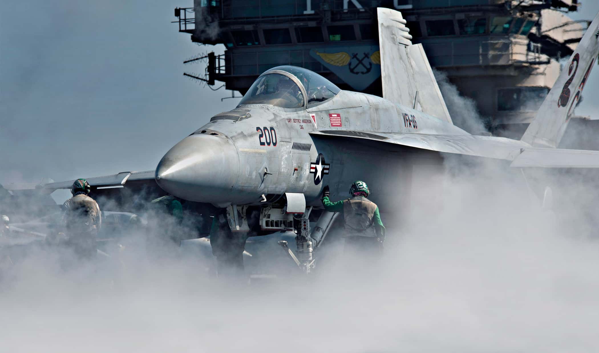 Boeing F/A-18 E/F Super Hornet - Dominator an Deck