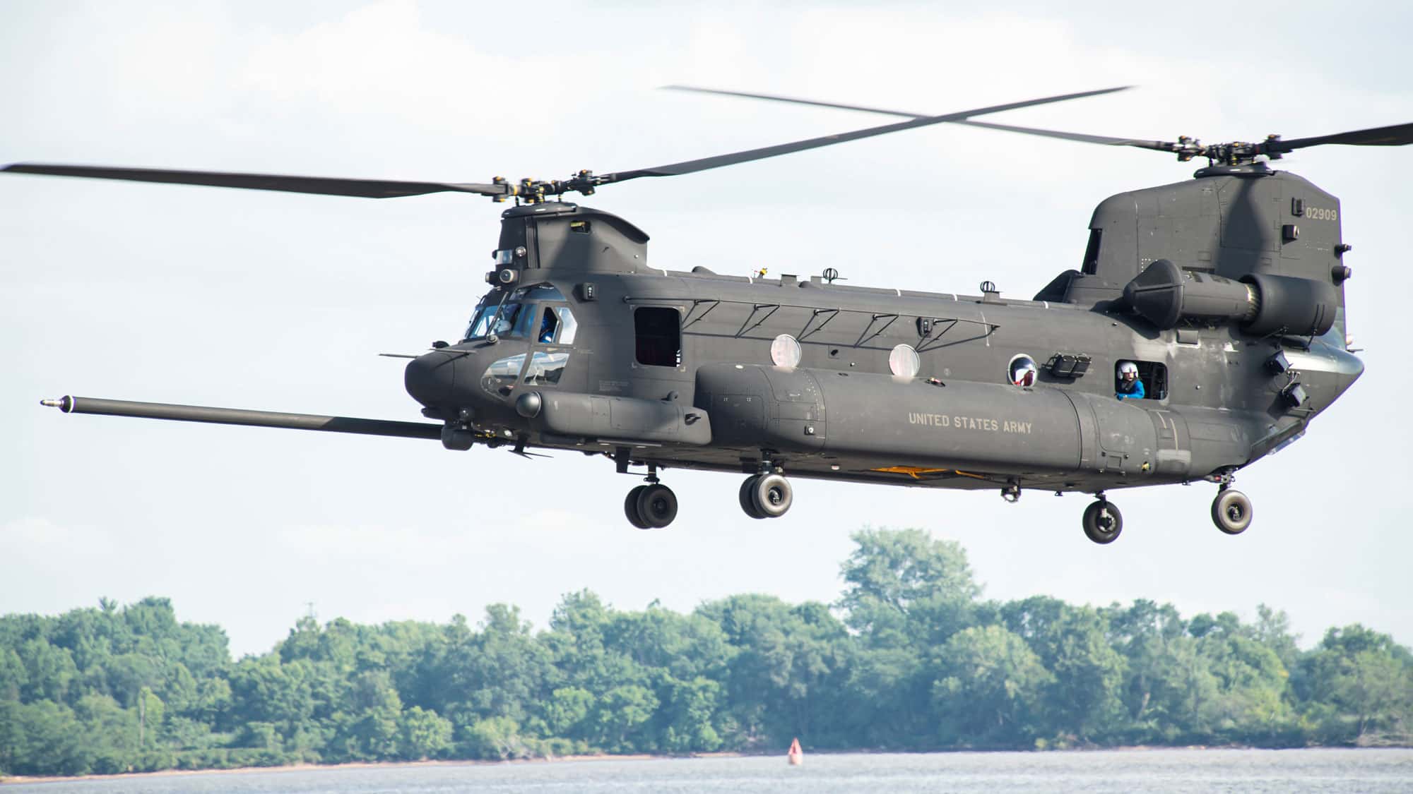 Erste Boeing MH-47G Block II Chinook geliefert