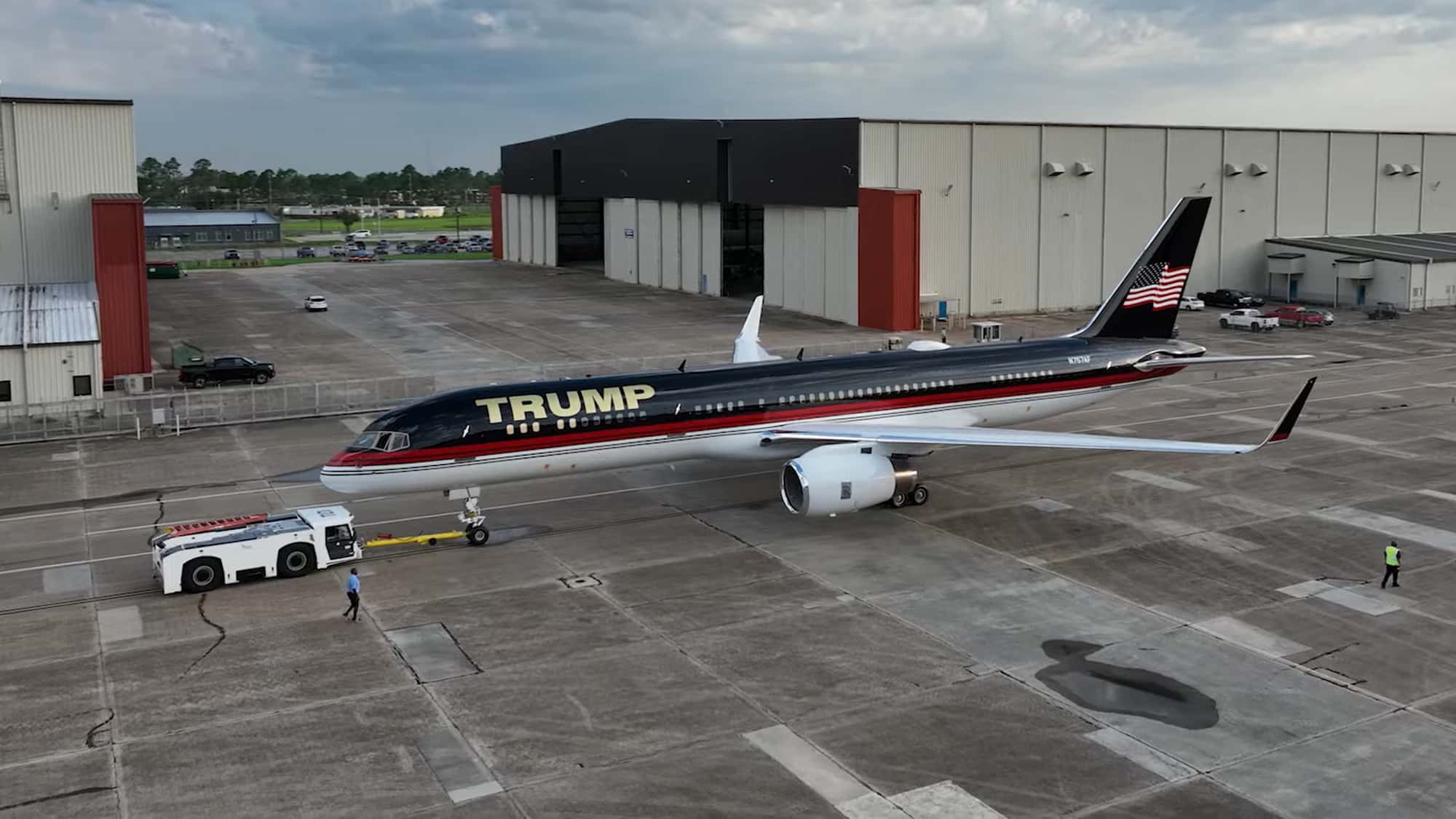 Donald Trumps berühmte Boeing 757 ist wieder in der Luft