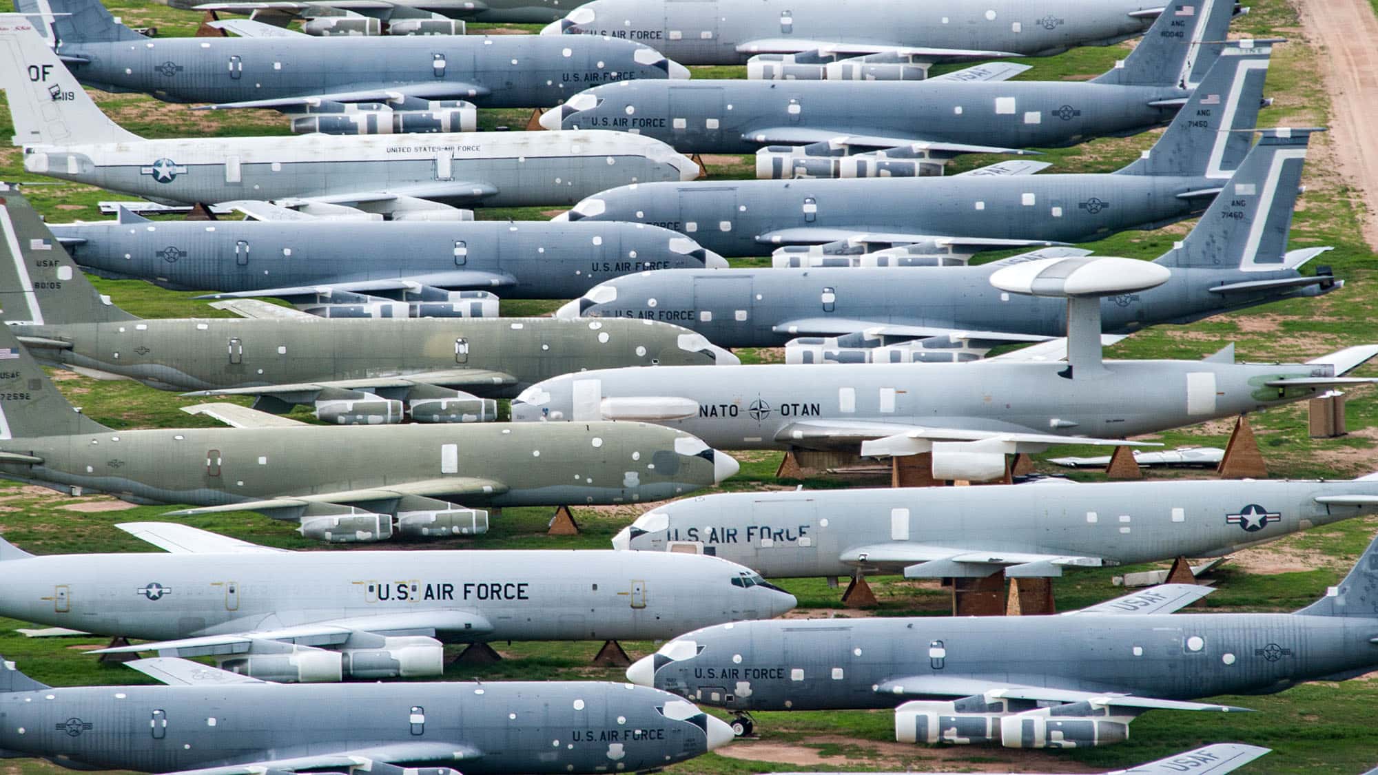 Streichkonzert: US-Militär schickt 484 Fluggeräte in die Wüste